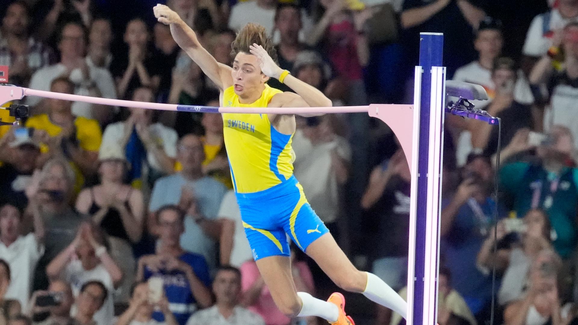 Mondo Duplantis breaks world record again in Olympic pole vault | wthr.com