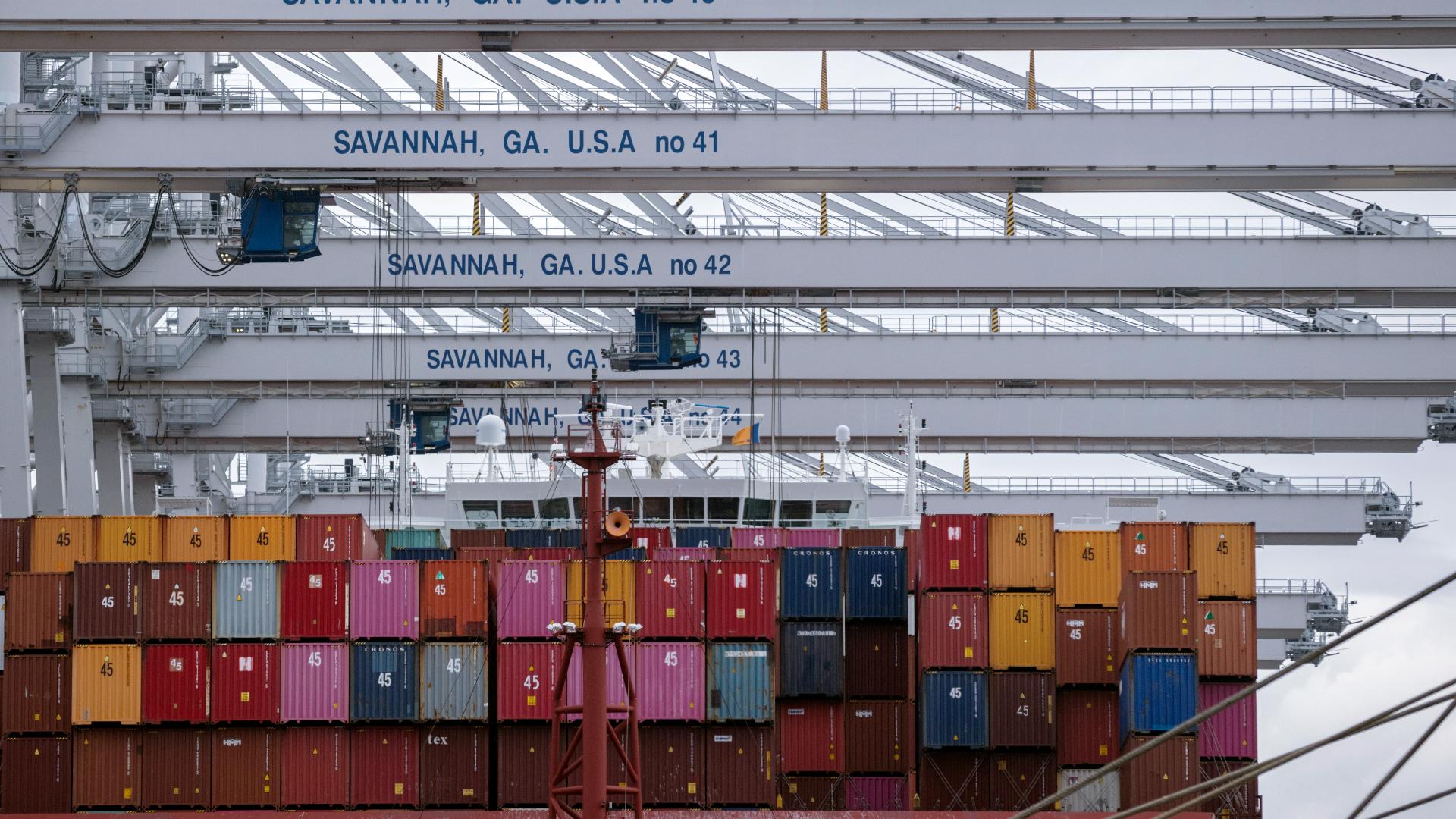 Longshoremen strike could shut down 36 ports in early October ...