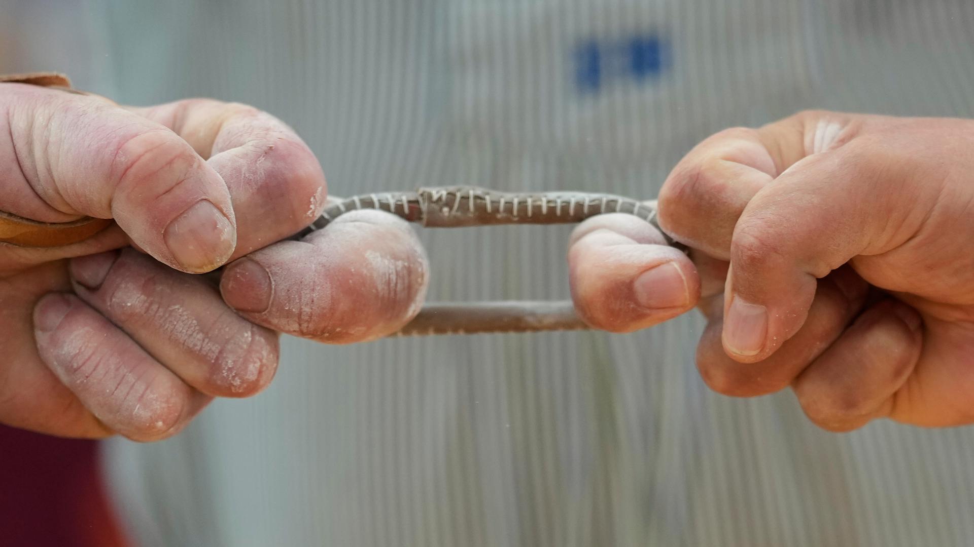 Fingerhakeln thrills at 64th German championship | 10tv.com