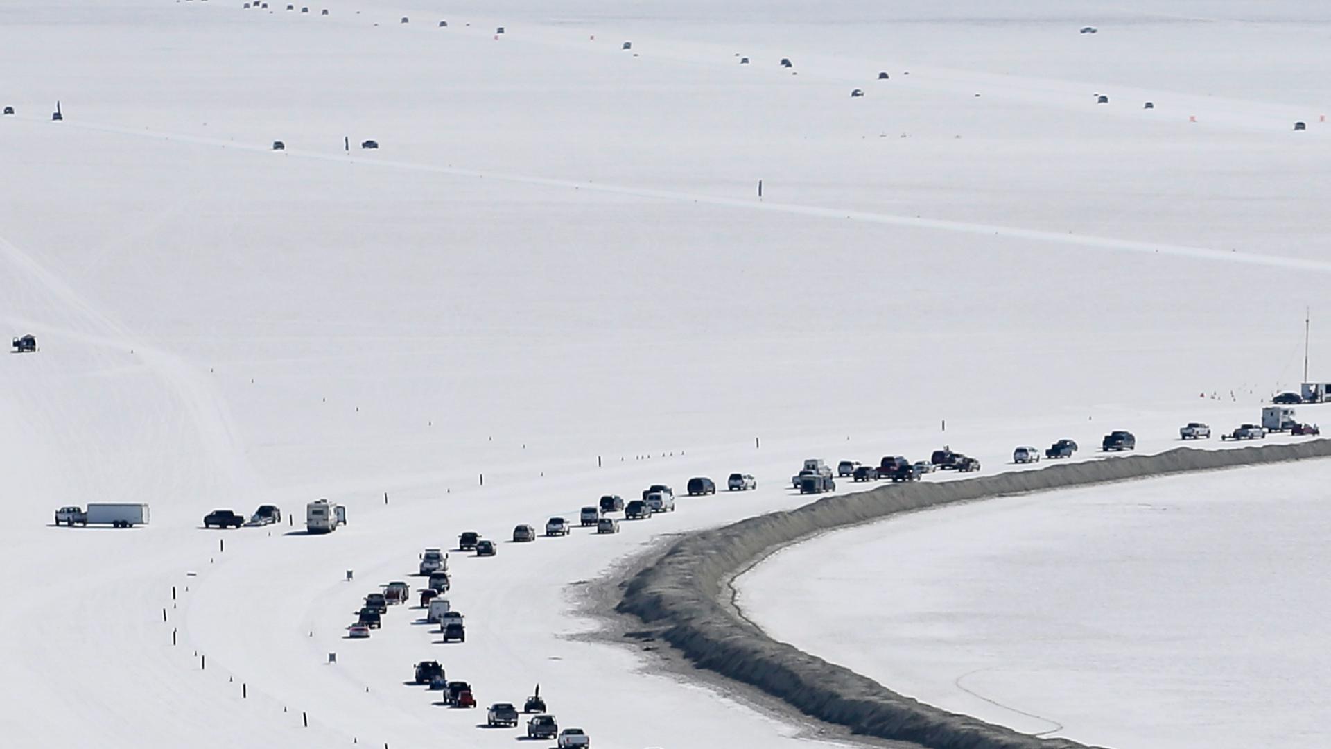 Driver Chris Raschke dies in Bonneville crash at 283 mph | wqad.com