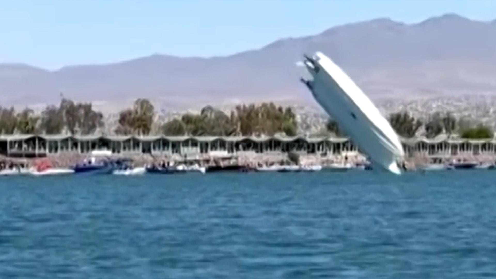 Speedboat crash: Video captures speedboat spinning in air while ...