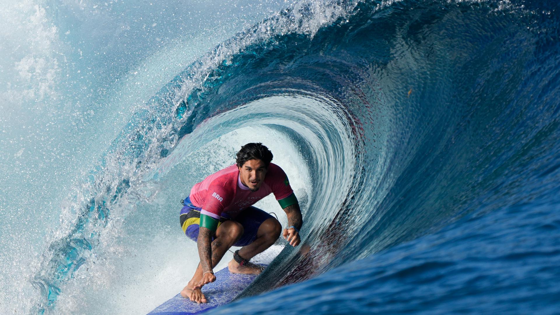 How photographers are capturing Olympic surfing | 10tv.com