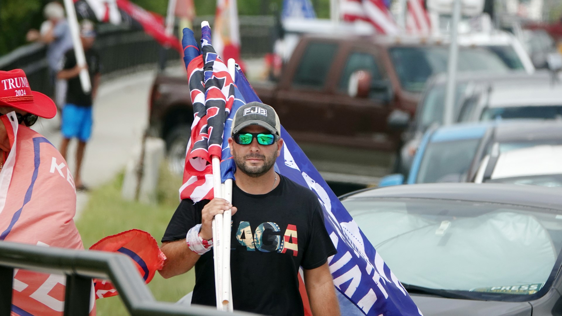 FBI searches Mar-a-Lago for records; Trump issues statement ...