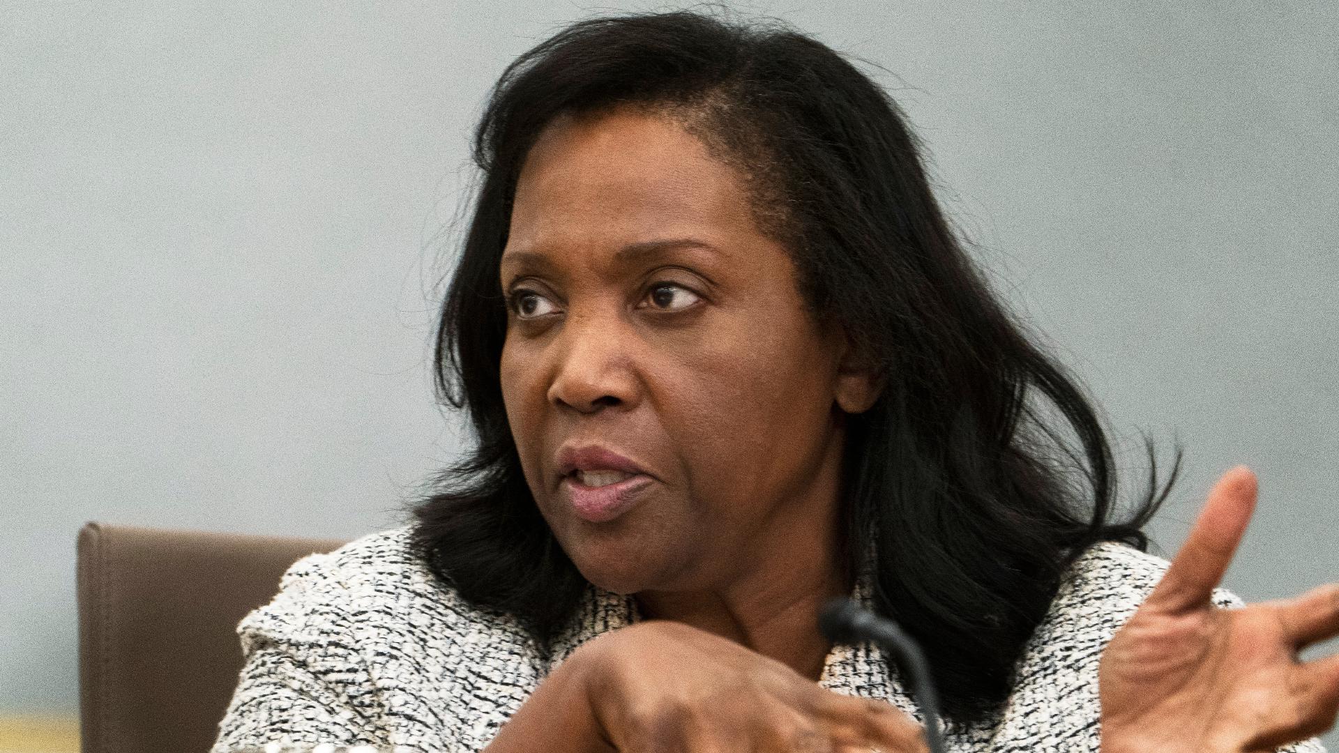 Trump calls for Federal Reserve governor Lisa Cook to resign amid fraud ...