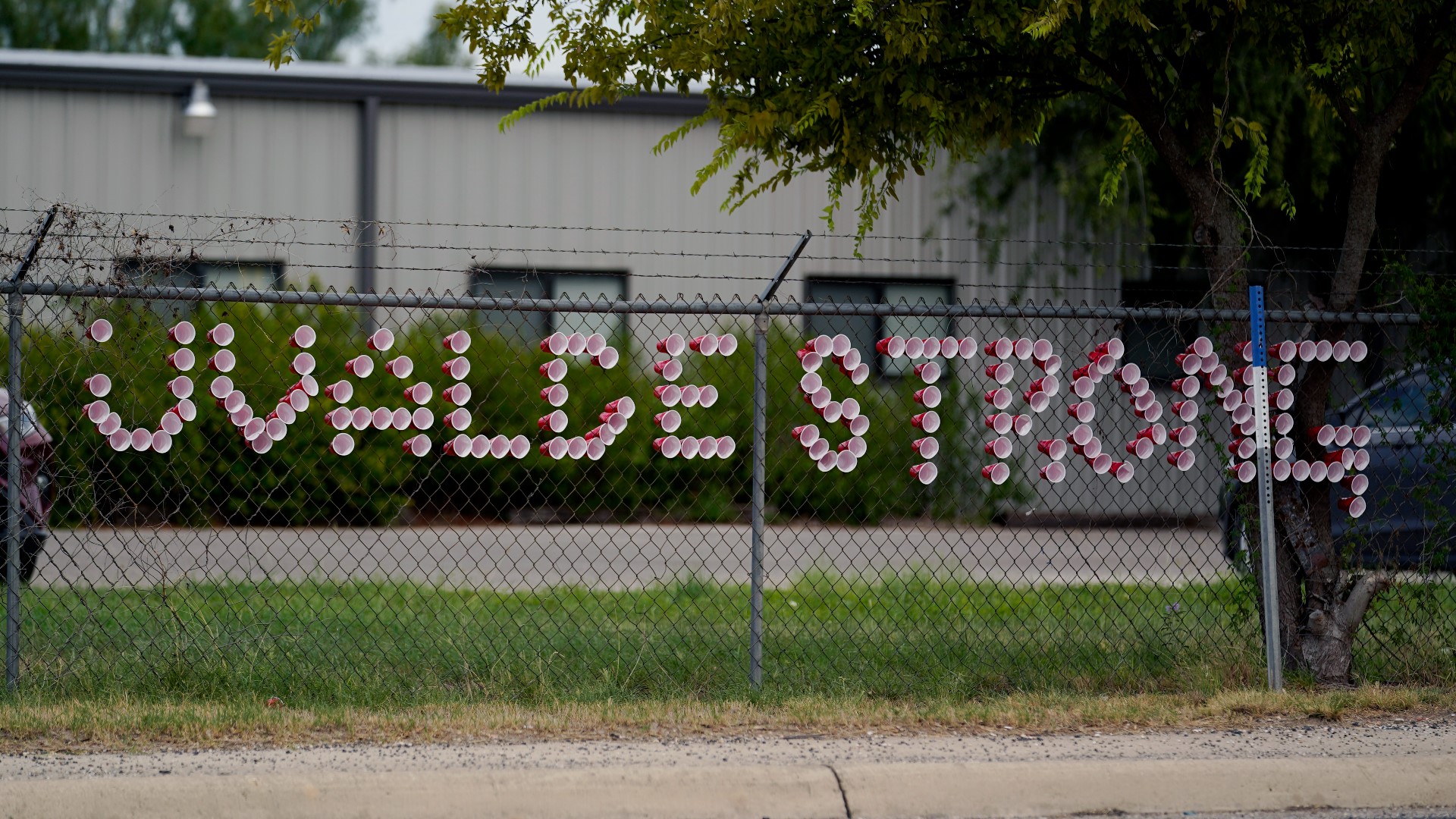 Uvalde children grapple with trauma after school shooting | fox43.com
