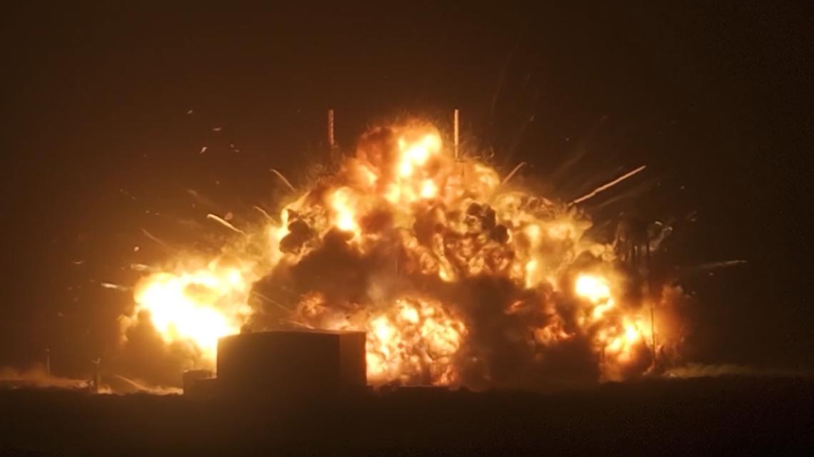 Blue Origin rocket explodes in massive fireball during test on launch ...