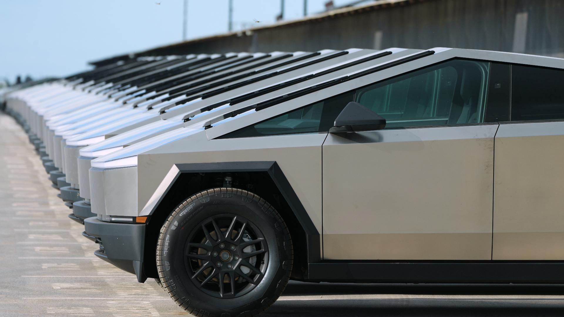 Tesla recalls more than 6,000 Cybertrucks over loose light bar | wthr.com