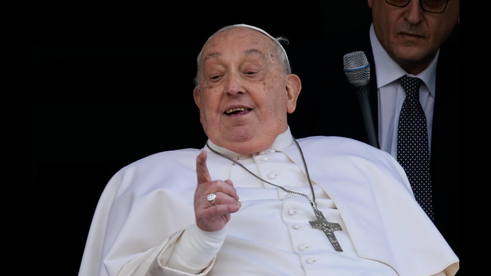 Pope Francis makes first public appearance, heads home to Vatican | rocketcitynow.com