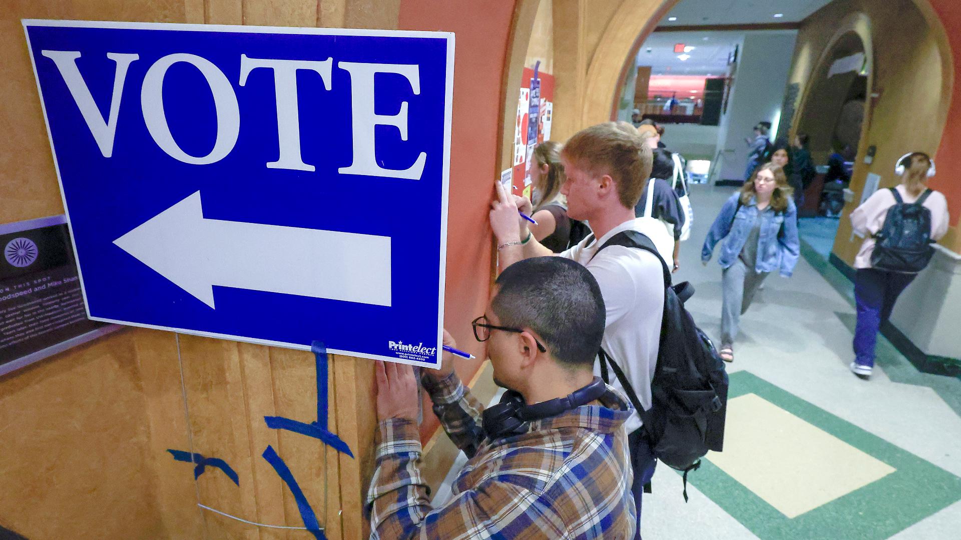 More Republicans voting early again, helping break records | wthr.com More Republicans voting early again, helping break records | wthr.com
