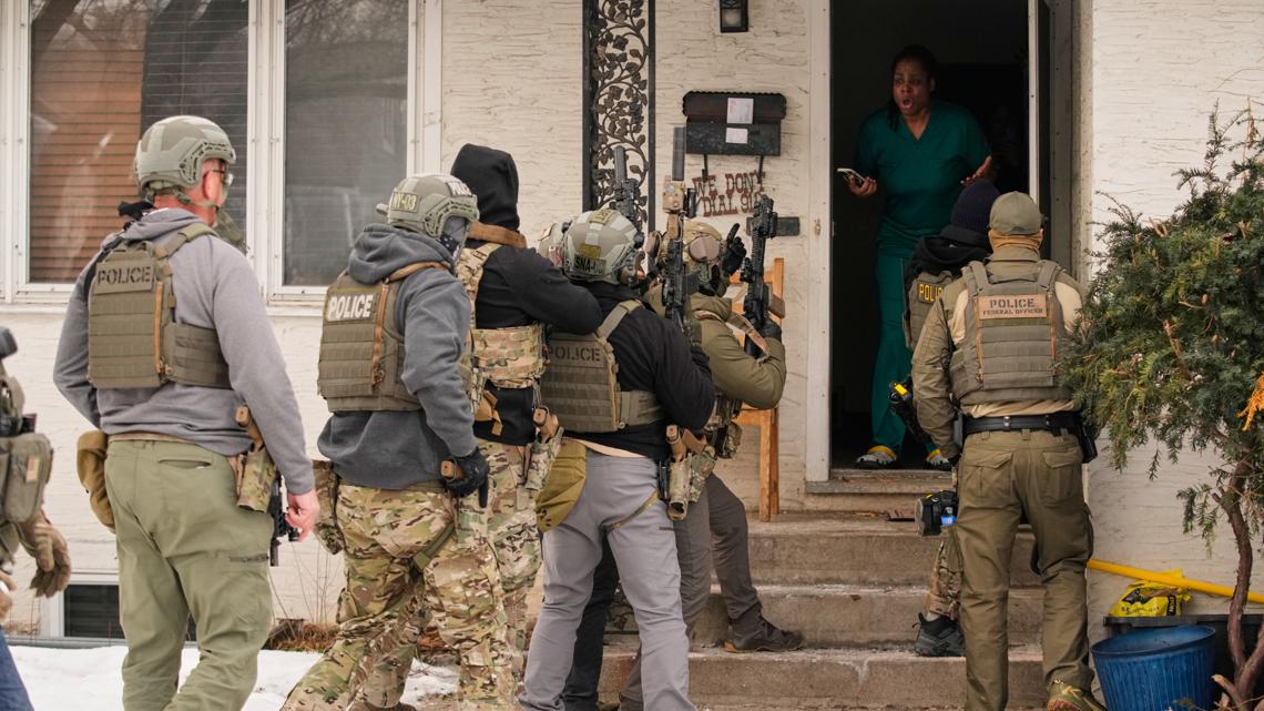 Immigration officers assert sweeping power to enter homes without a ...