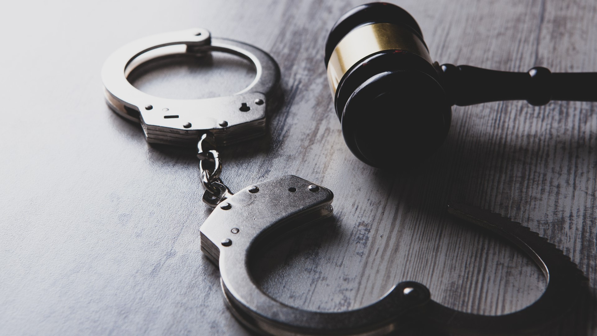 Inmate charged with attacking prison staff | fox61.com