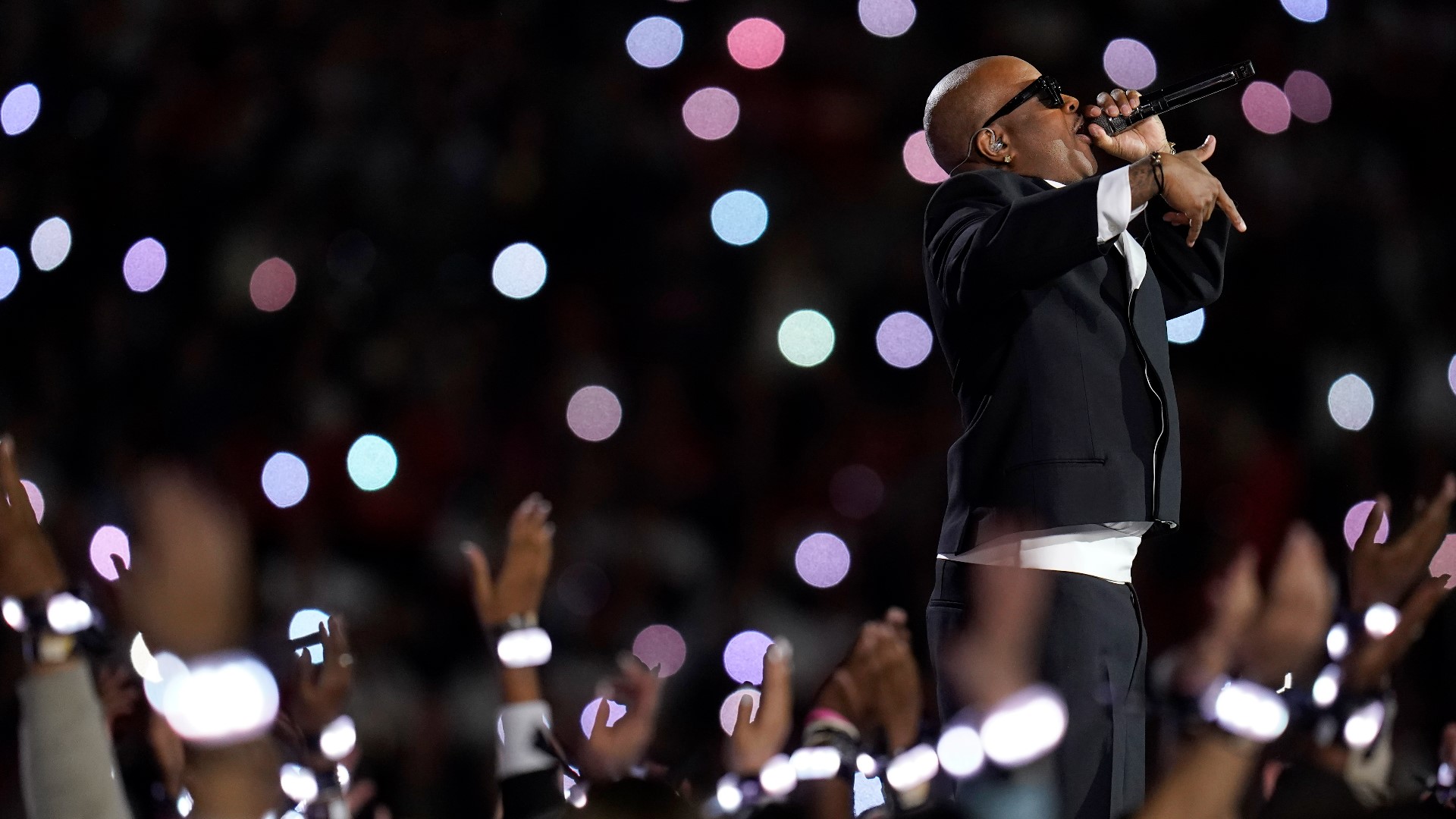 Usher delivers epic Super Bowl halftime show | wnep.com