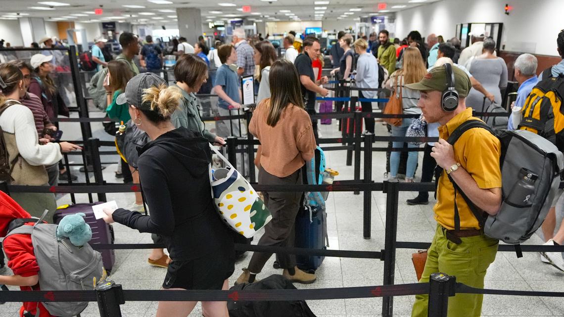 Airport travel: TSA sets record after screening 3 million people | wnep.com