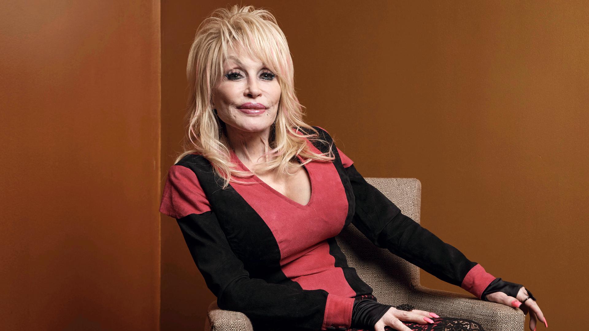 Dolly Parton Broadway musical 'Hello, I'm Dolly' announced | fox43.com