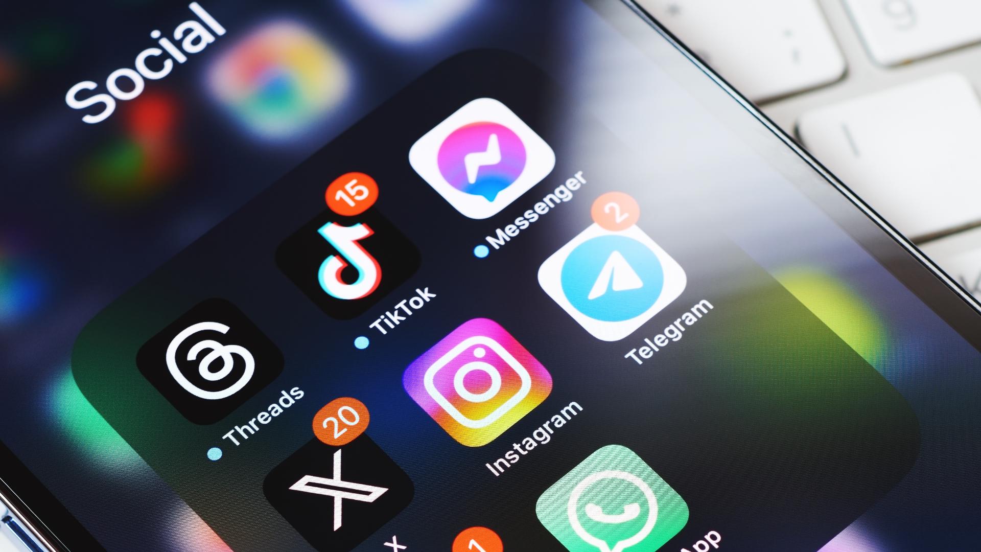 Cambridge Dictionary names ‘parasocial’ 2025 Word of the Year | 10tv.com