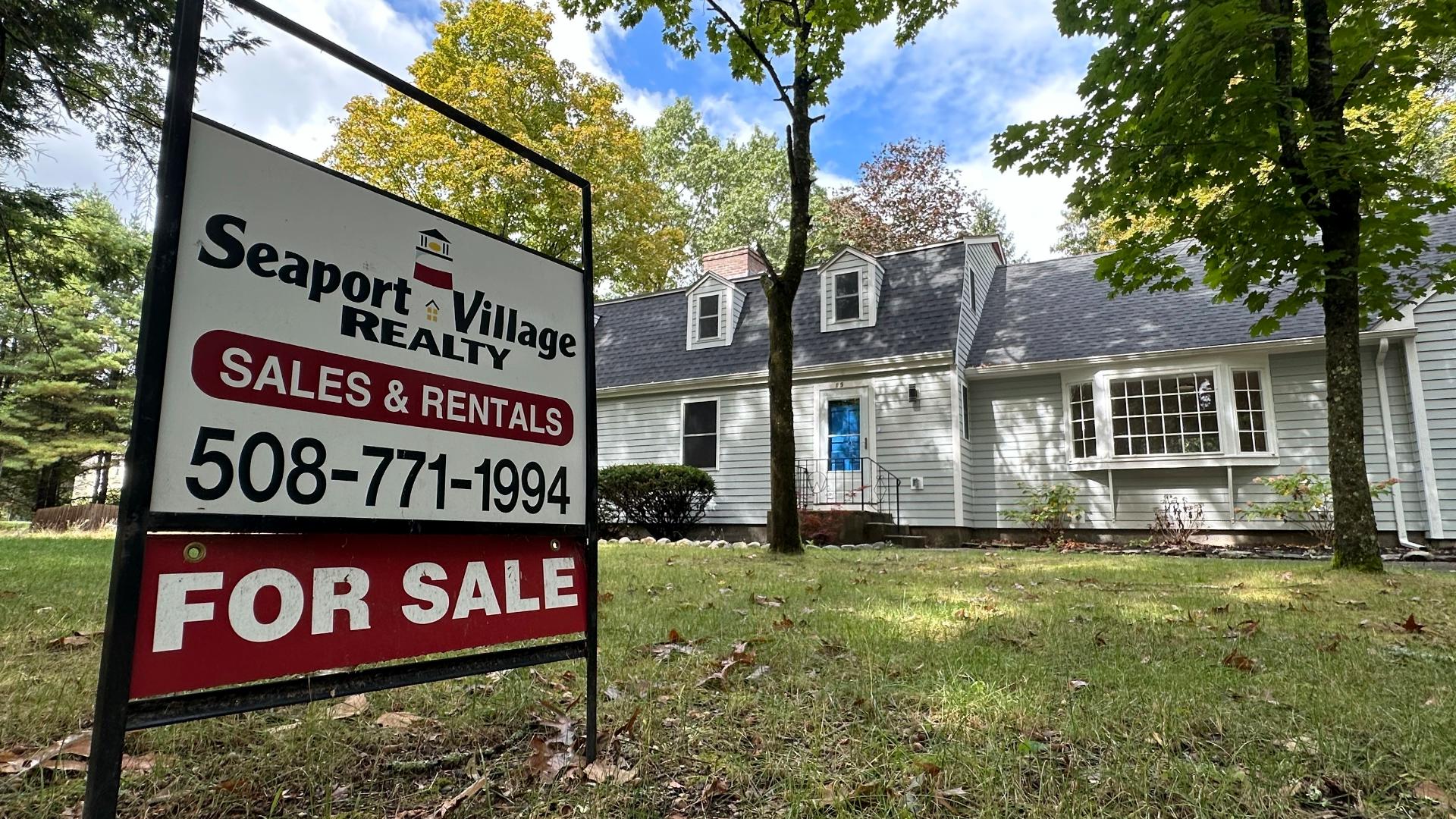 Investors buy 27% of US homes amid high costs | 5newsonline.com