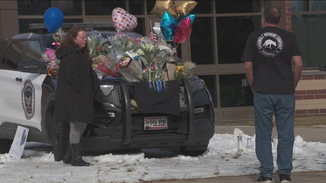 Memorial Grows As Community Mourns Latest First Responder Deaths Wqad