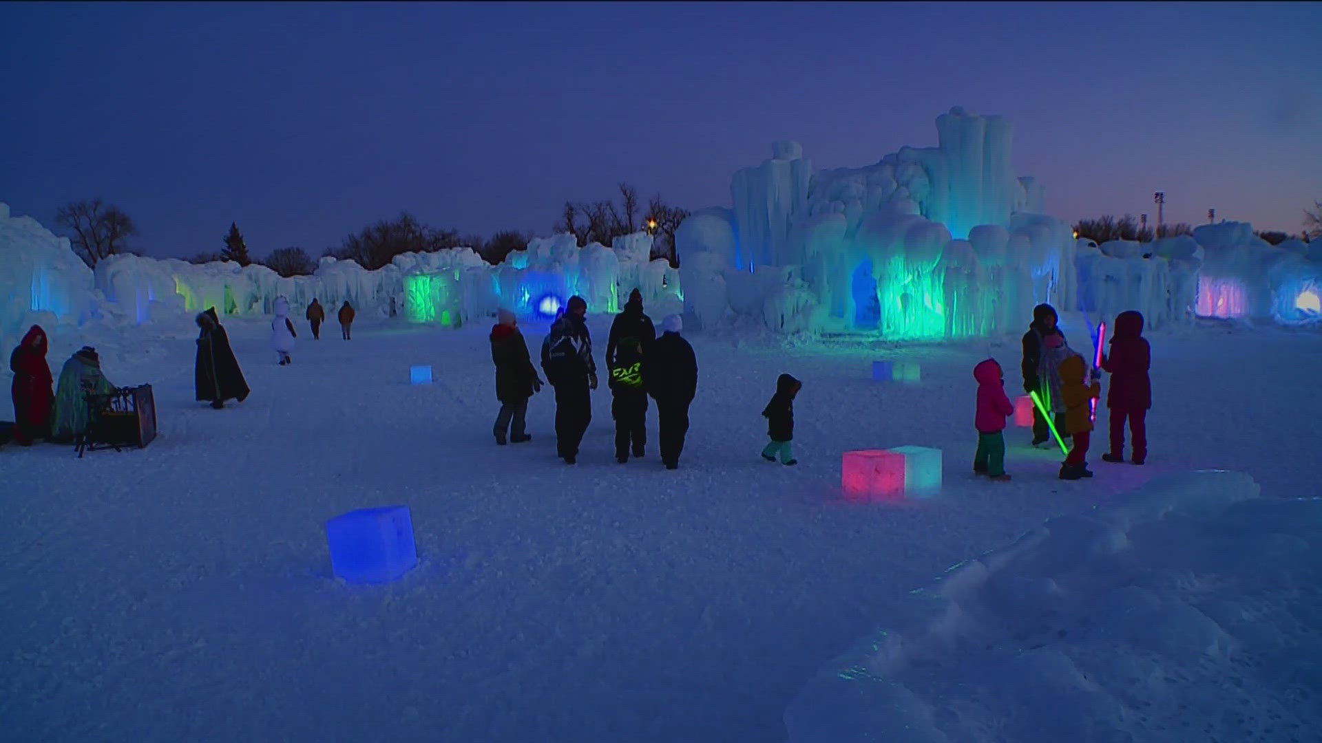 Minnesotans embrace cold at ice attractions | wqad.com