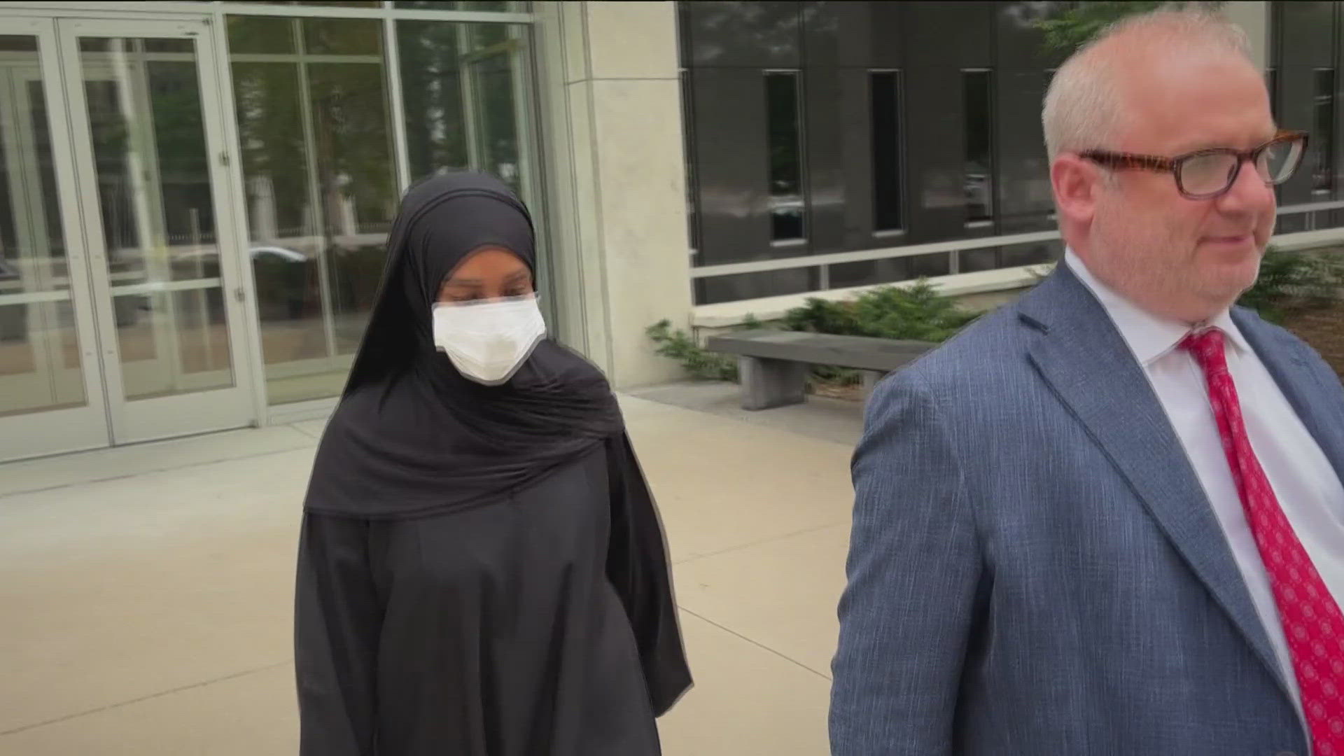 Woman accused of delivering $120,000 jror bribe pleads not guilty | wqad.com