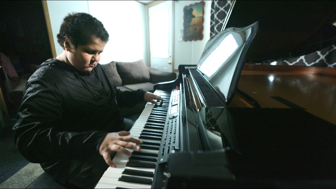 12-year-old prodigy now has a piano thanks to his community | fox61.com