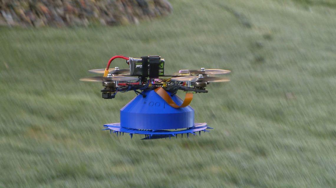 Minnesota man invents 'Poopcopter' to pick up after his corgi | wqad.com