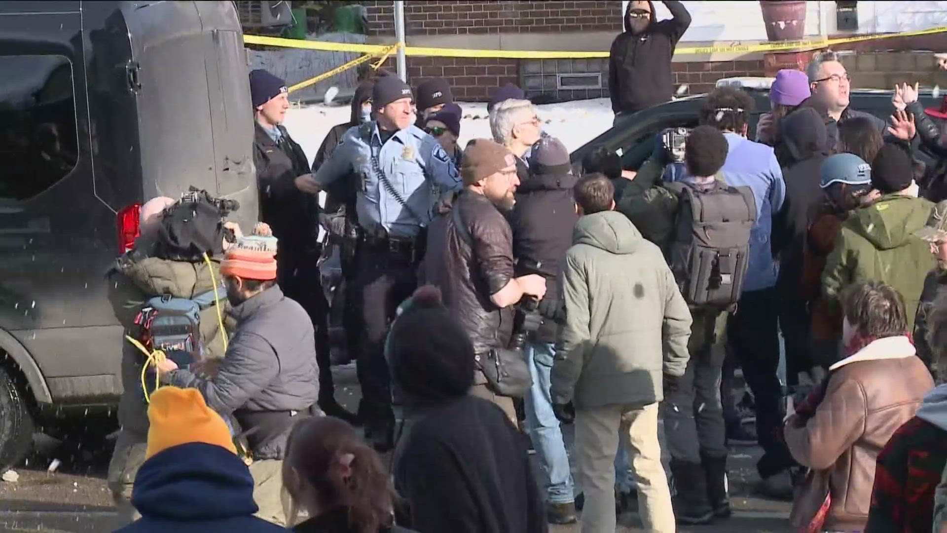 What services would a partial government shutdown affect if a funding ...