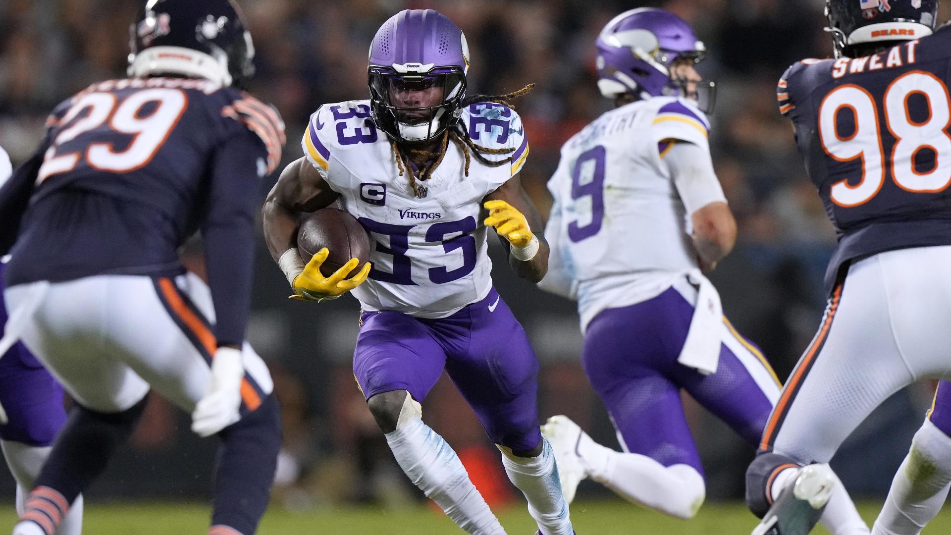 Reports: Vikings to place Aaron Jones on IR, sign former third-round QB ...