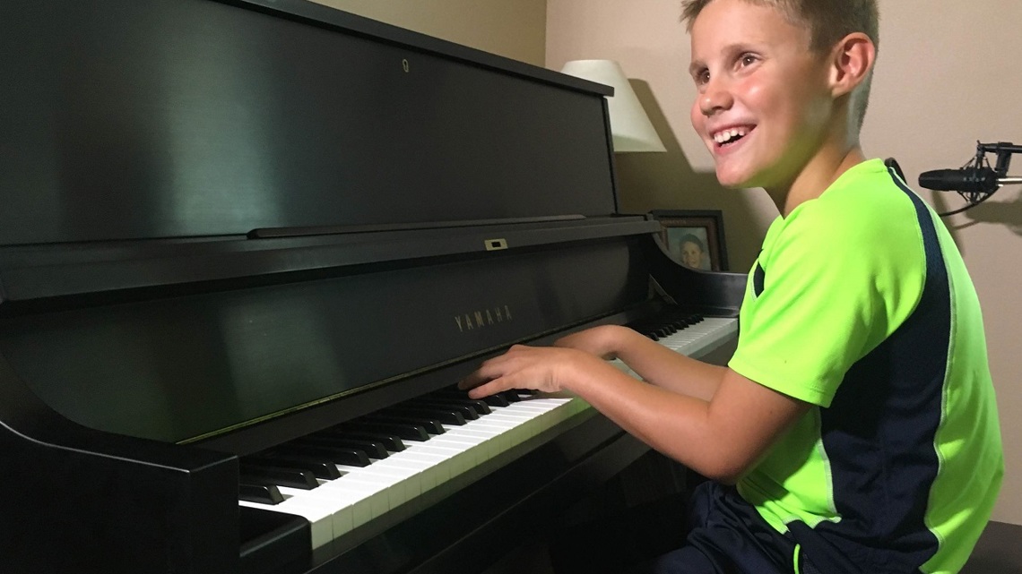 At 8, blind boy was music crazy. At 15, he’s really cookin' | wqad.com