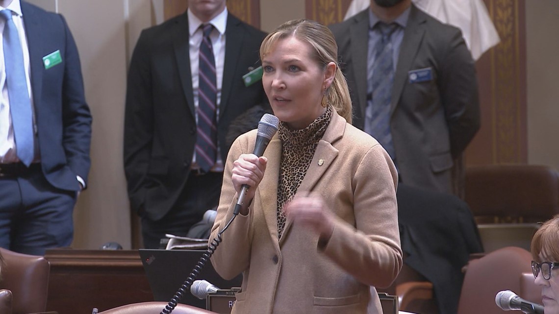State Sen. Nicole Mitchell 'absolutely' denies theft allegations | wqad.com