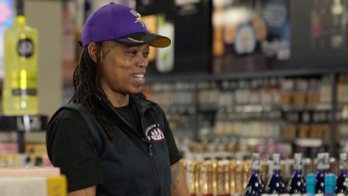 Generosity spreads after liquor store employee gives man shoes | 10tv.com