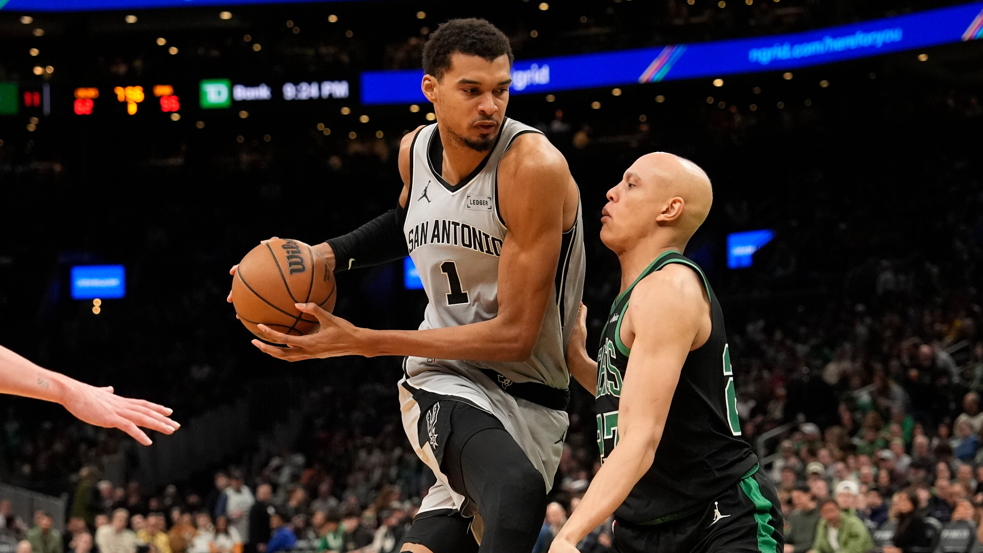 Wembanyama and Fox each score 21 points in Spurs' 100-95 win over ...