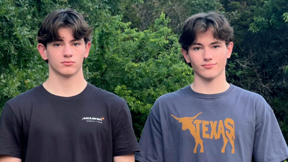 Texas twins earn top spot of graduating class | wthr.com