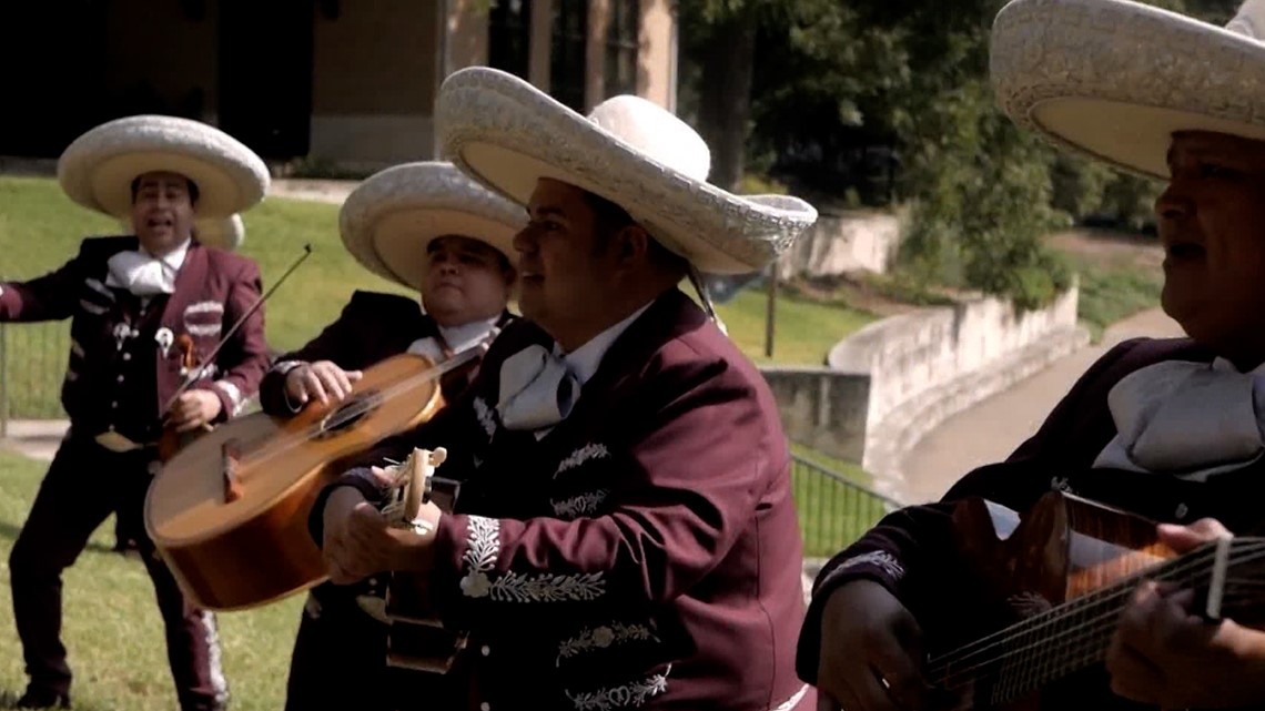 Cue the grito! Mariachi business booming in 2021 | fox43.com