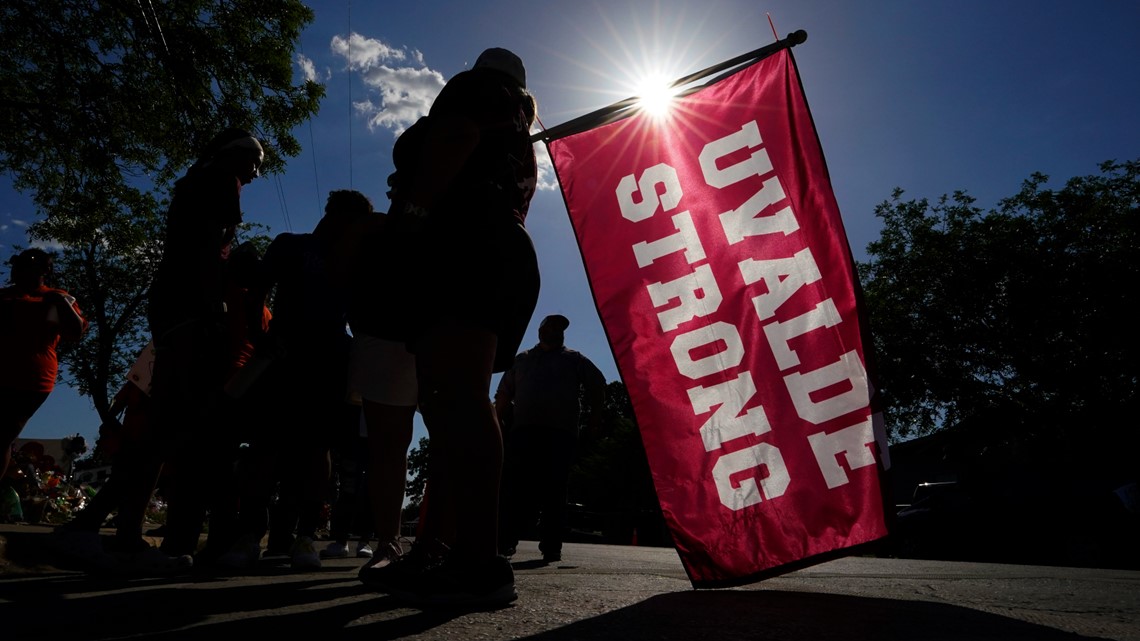 Uvalde HS wins 1st home football game since tragic shooting | fox43.com