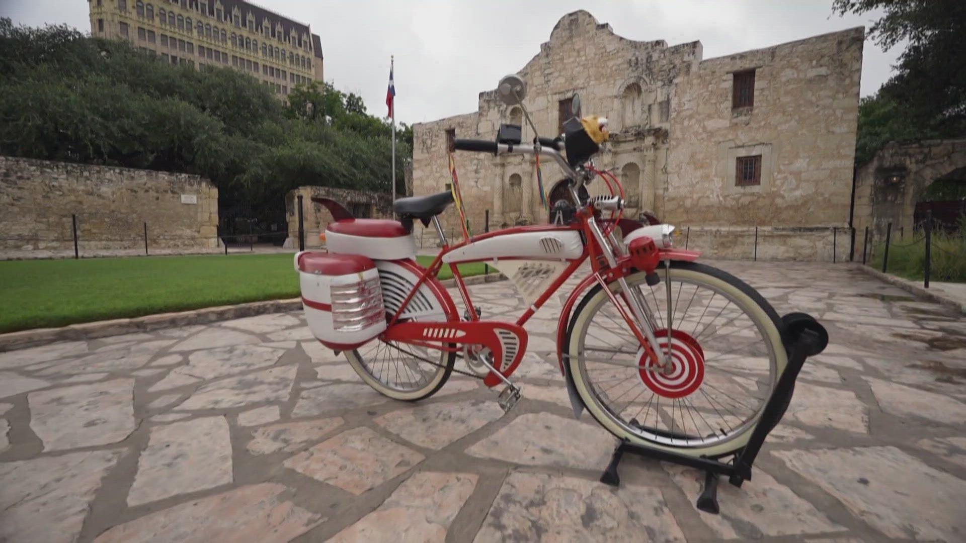 See Pee-wee's iconic red bike at The Alamo museum | wthr.com