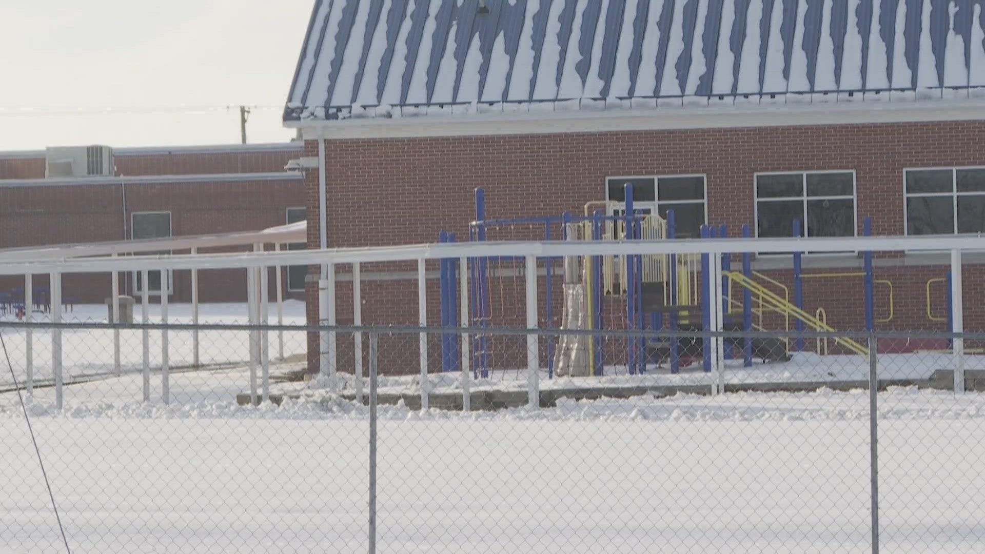 NWA and River Valley schools remain closed for third consecutive day ...