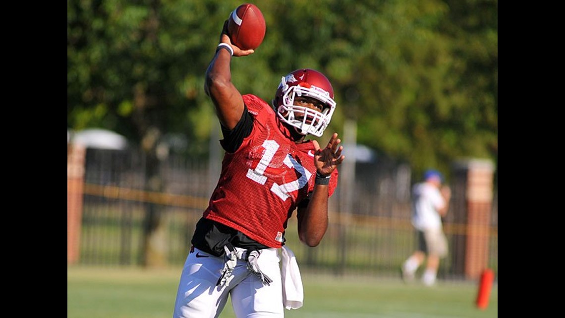 QB Brandon Mitchell Among Four Hogs to Transfer | 5newsonline.com