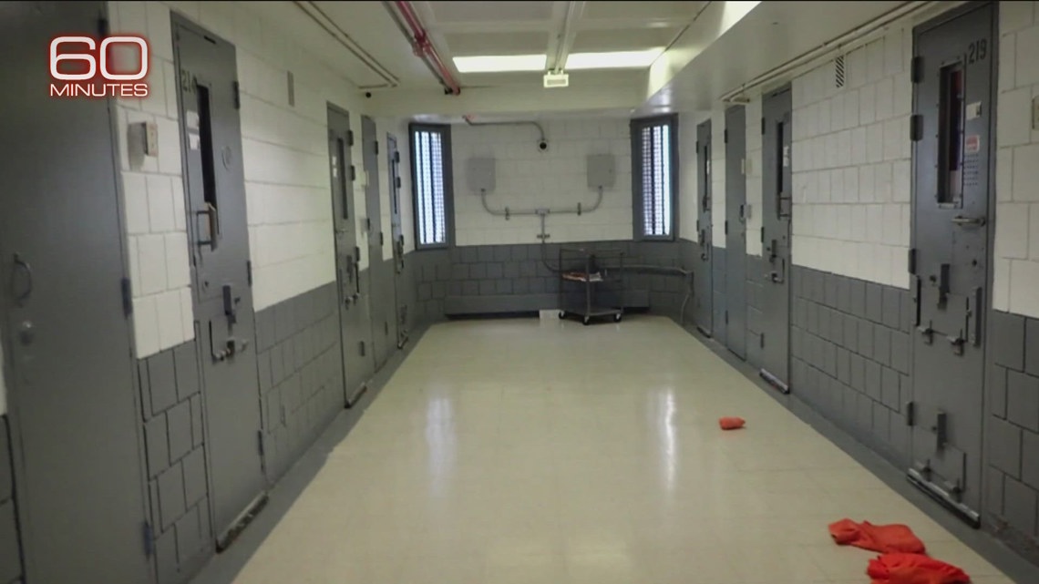 New photos of Epstein's jail cell raise sharp questions | 5newsonline.com
