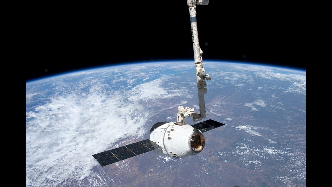 First Private Capsule to Dock at Space Station Begins Return Flight to ...