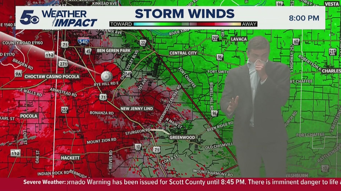 5NEWS Meteorologist Noah Simmons keeps his cool as studio light catches ...