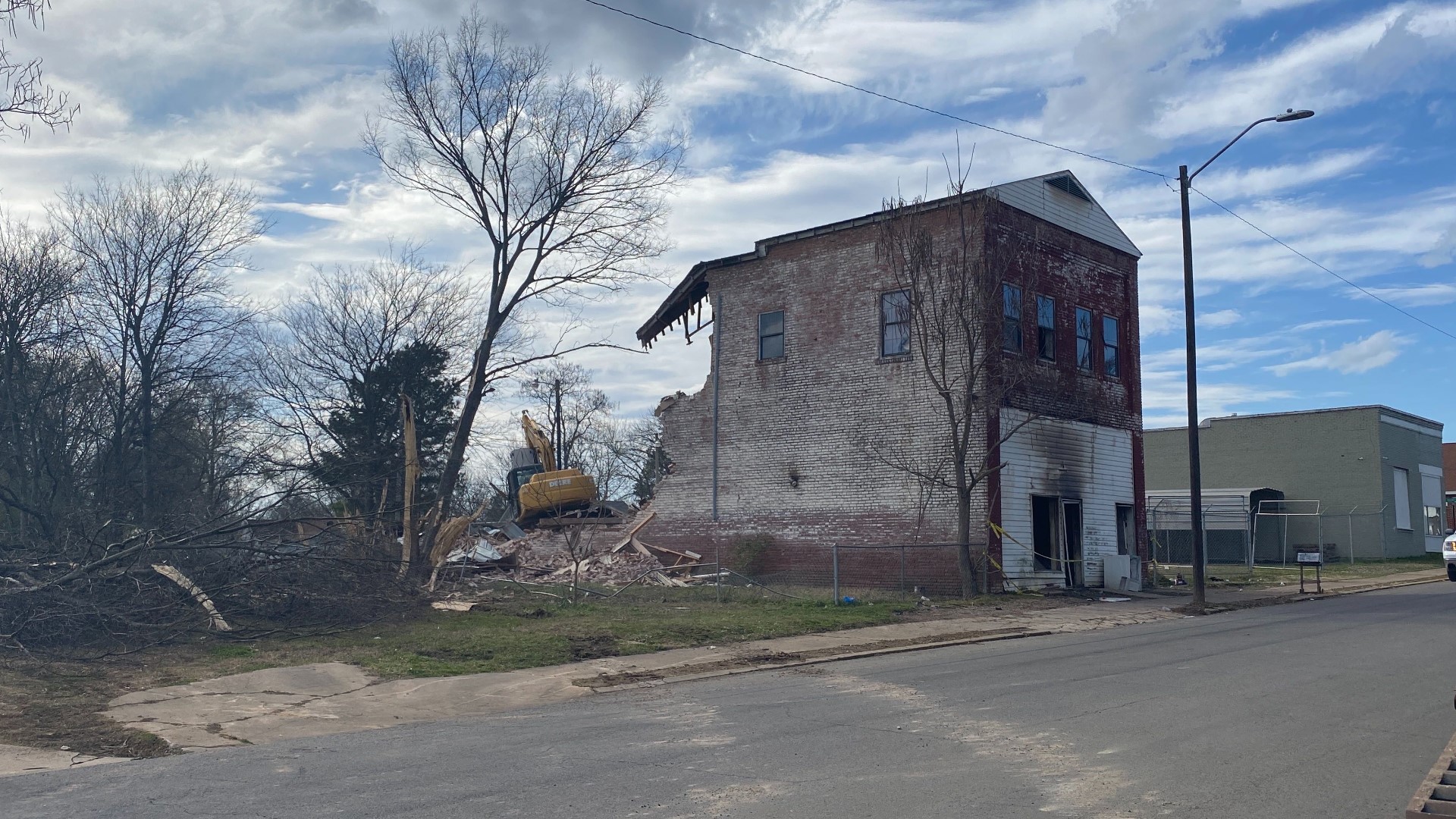 One person dead after Poteau structure fire | 5newsonline.com