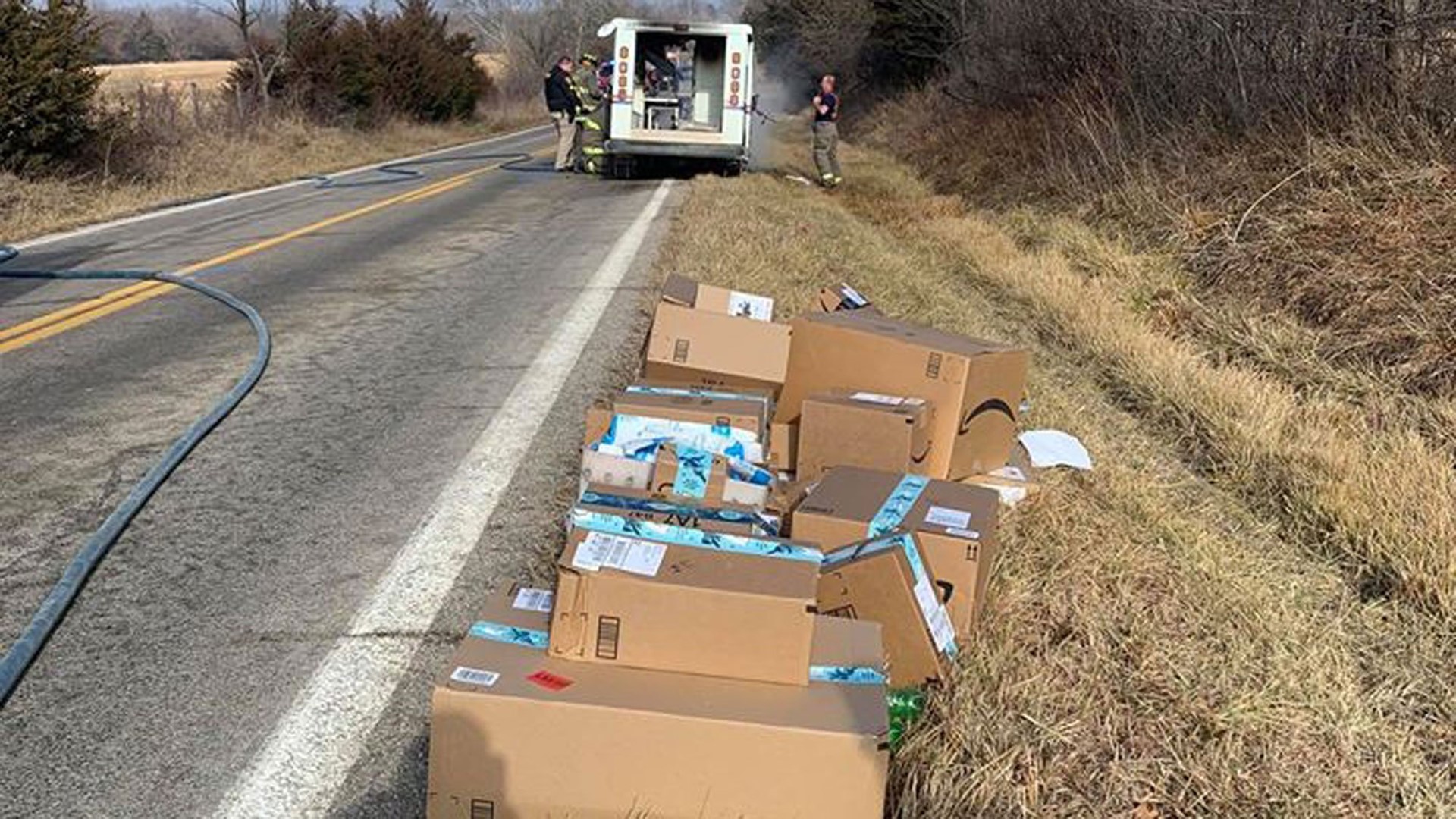 When His Mail Truck Caught Fire, A Postal Officer’s Quick Action Saved ...