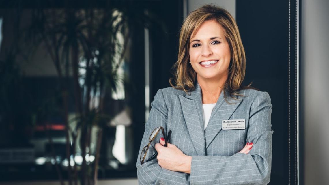 Bentonville's Debbie Jones named National Superintendent of the Year ...