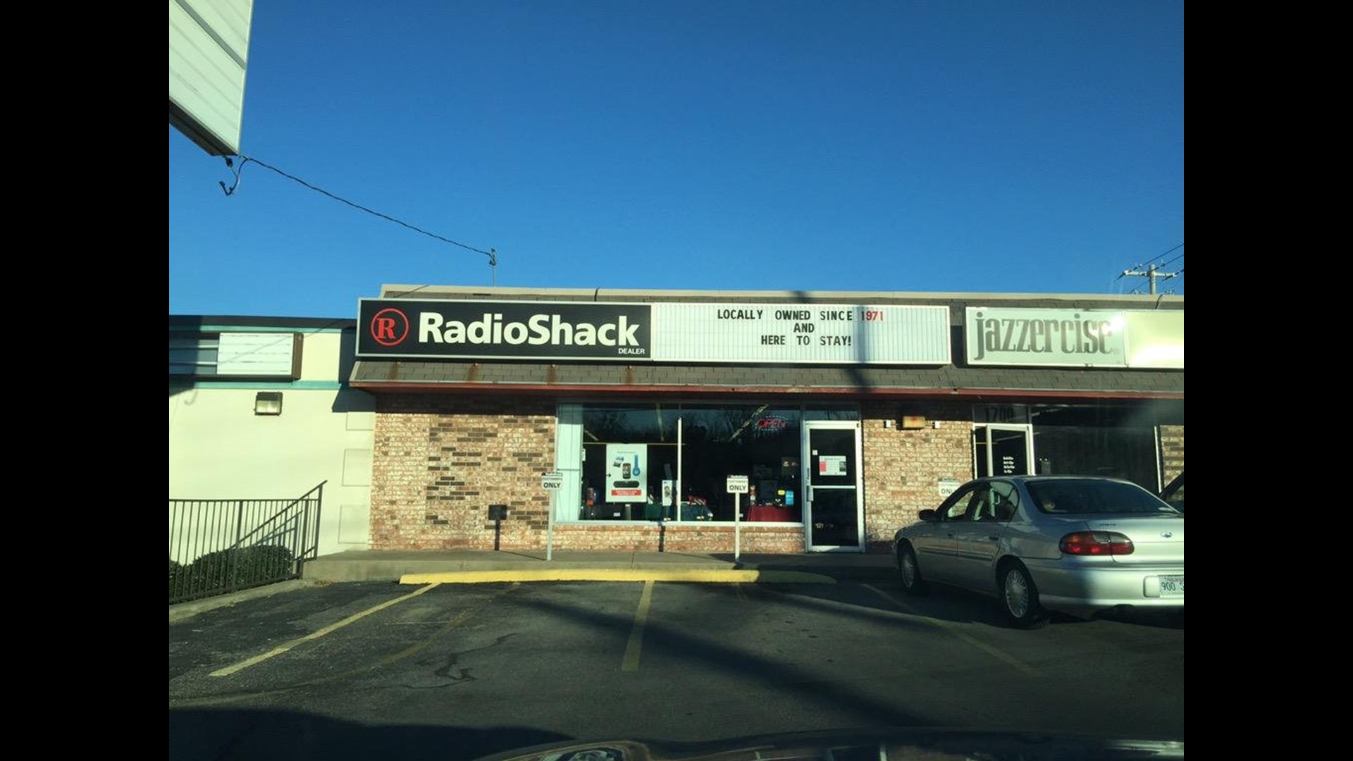 Local RadioShack Stores “Here To Stay” | 5newsonline.com