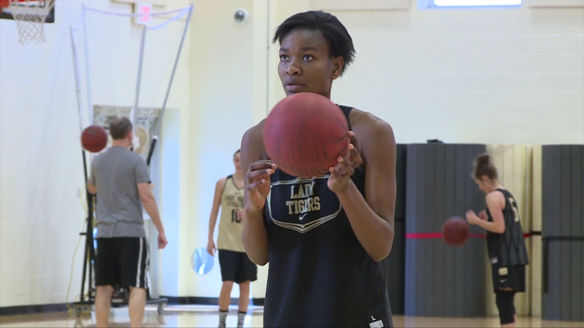 Bentonville's Maryam Dauda commits to Baylor | 5newsonline.com