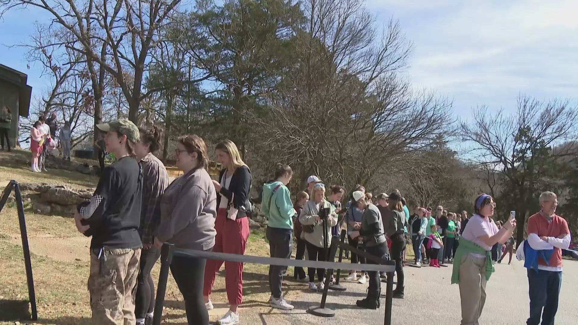Hundreds hunt for 'Survivor' immunity idol at Arkansas' Cosmic Caverns ...