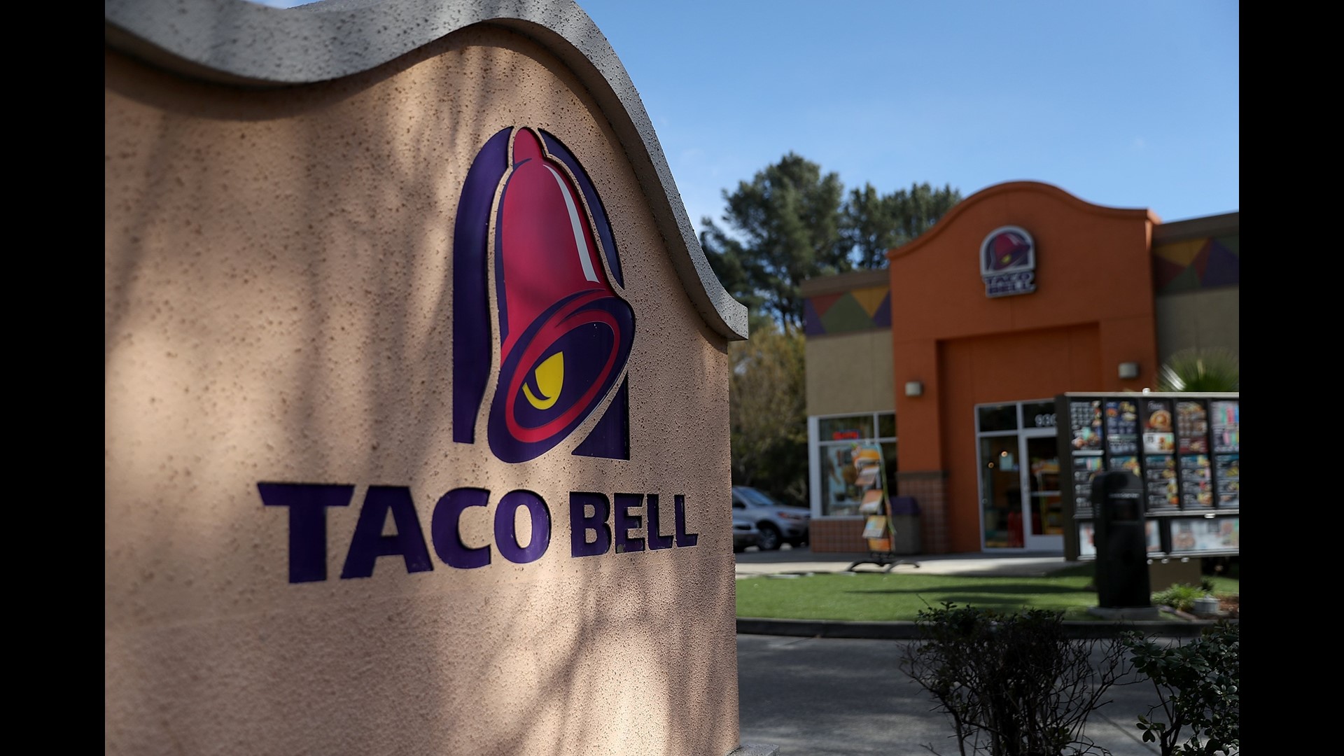 Homeless Woman Sticks Man With Syringe At Taco Bell Drive Thru ...