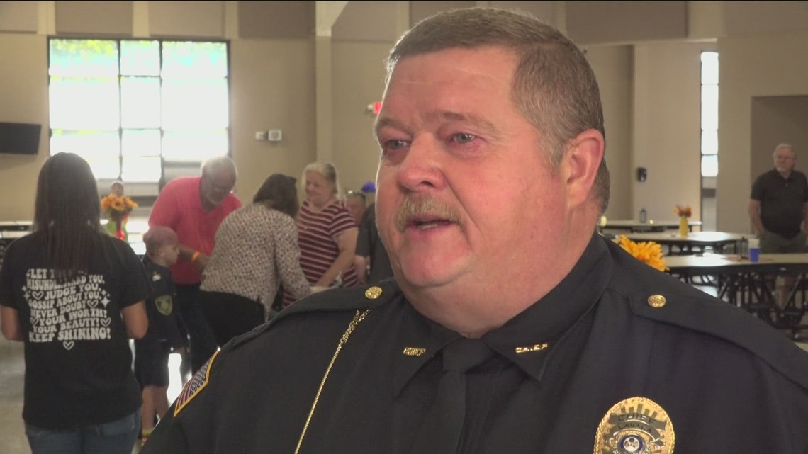 ARDOT cameras show school bus, large trucks stopped on the side of I-49 ...