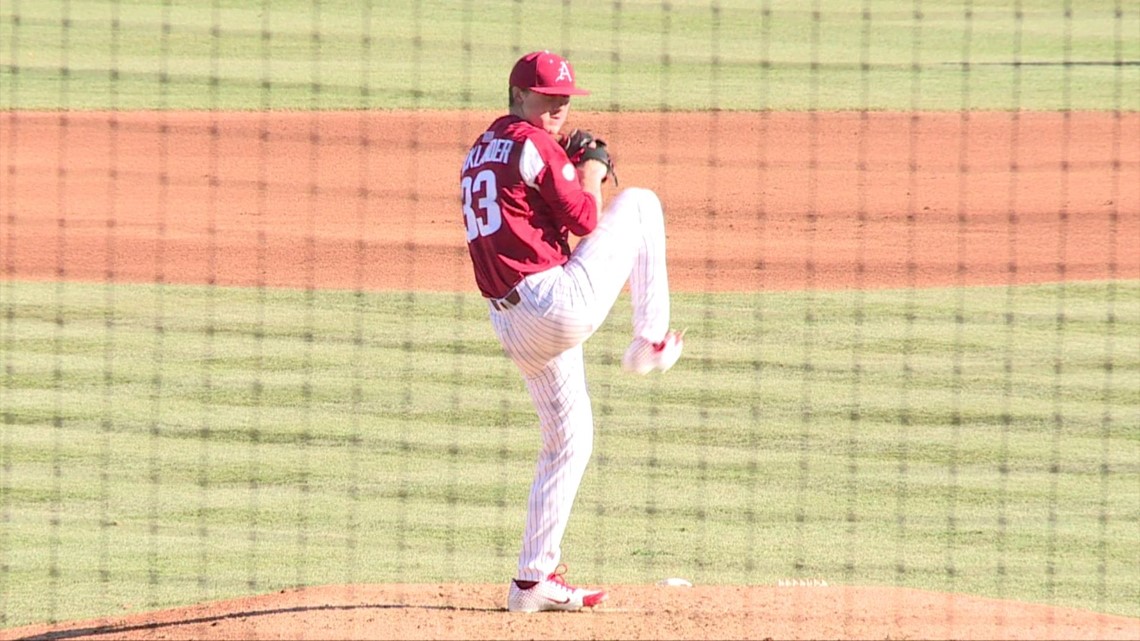 Wicklander Sharp As Arkansas Pounds Charlotte | 5newsonline.com