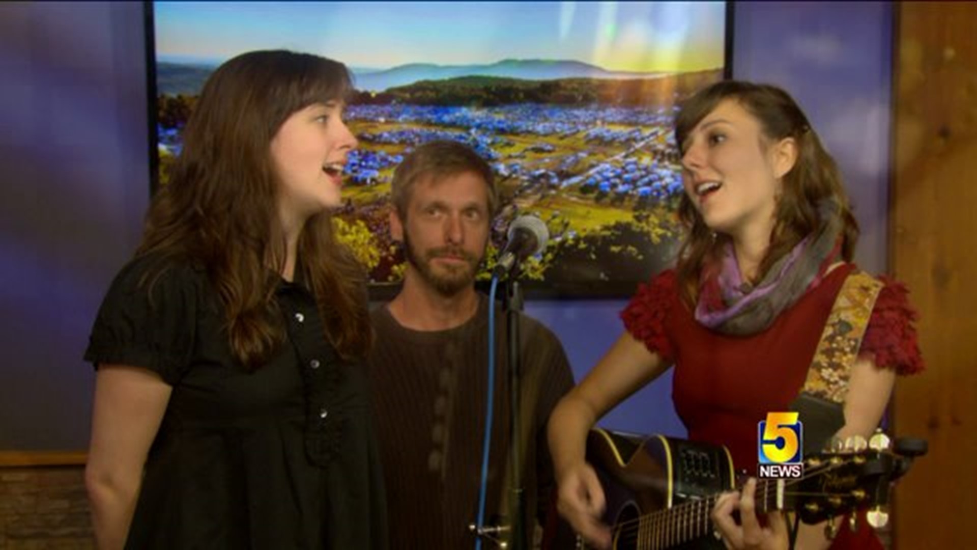 Candy Lee & The Suites Gives 5NEWS A Taste Of Harvest Fest ...